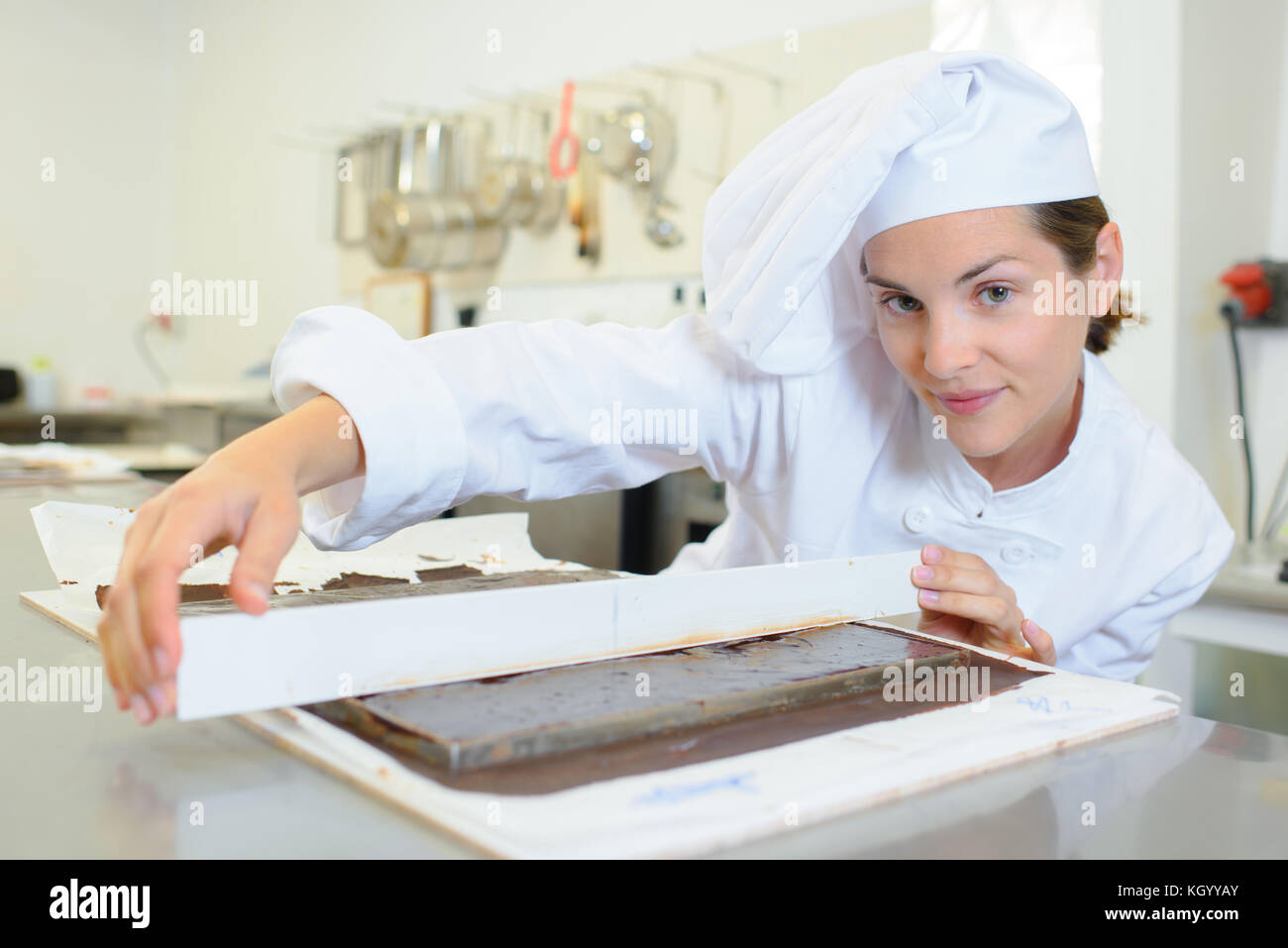 making cake partitions Stock Photo - Alamy