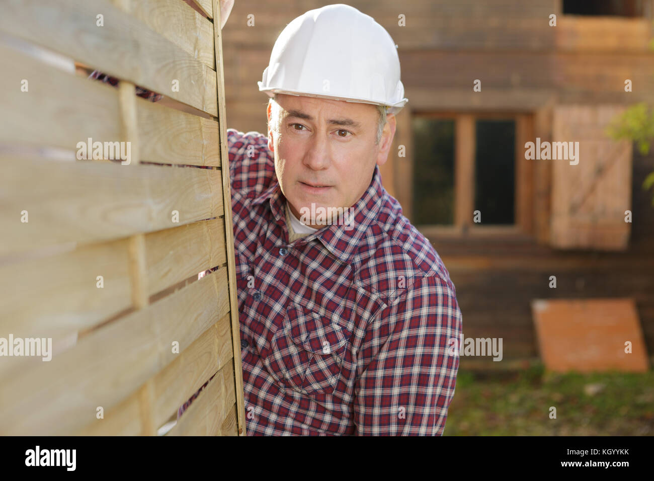 Good looking builder hi-res stock photography and images - Alamy