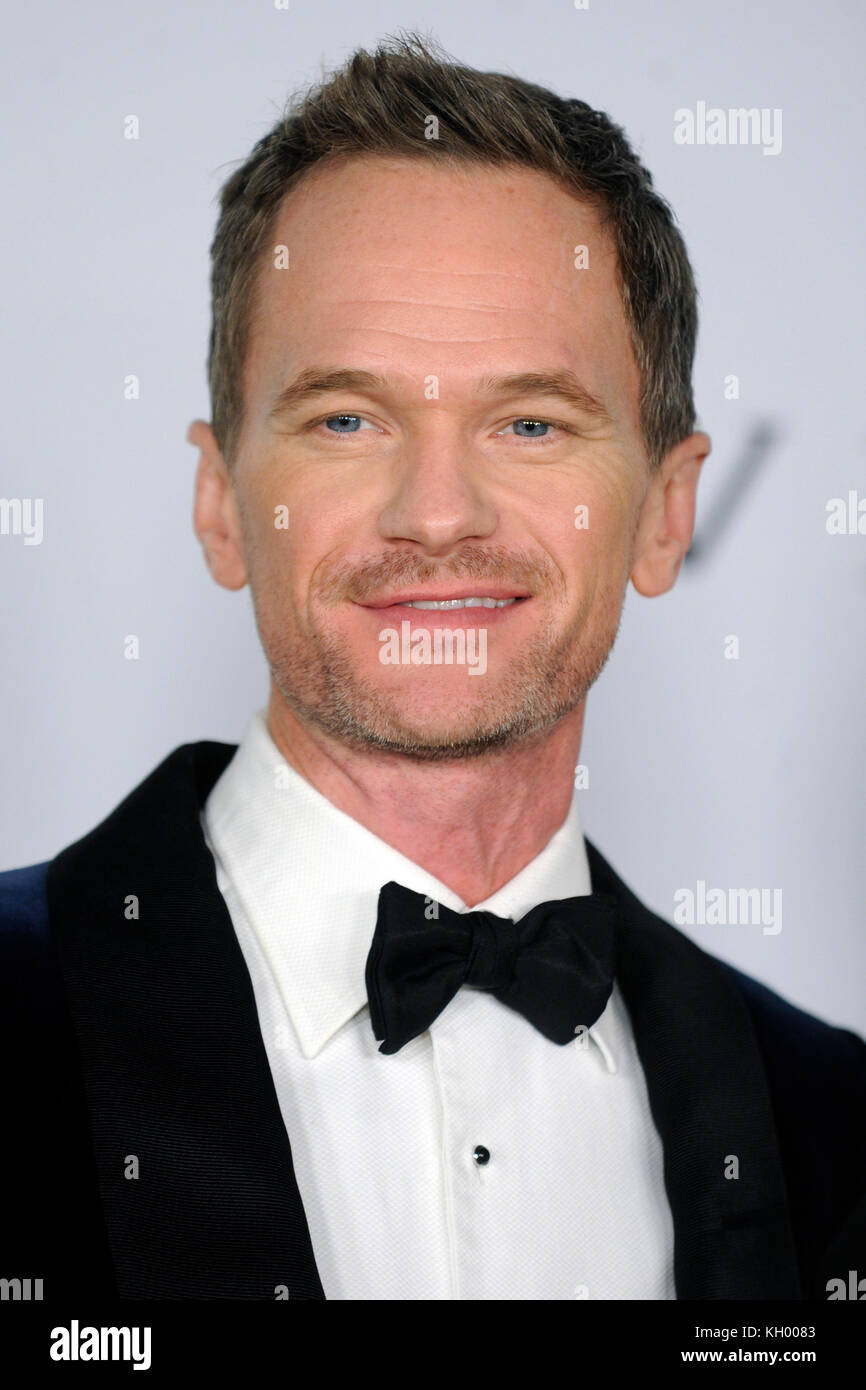 Barney stinson in hi-res stock photography and images - Alamy