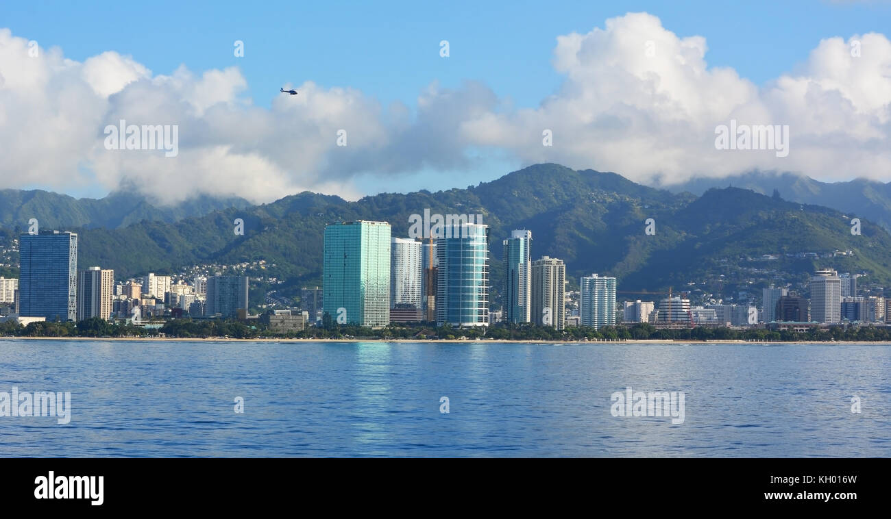 Honolulu skyline hi-res stock photography and images - Alamy