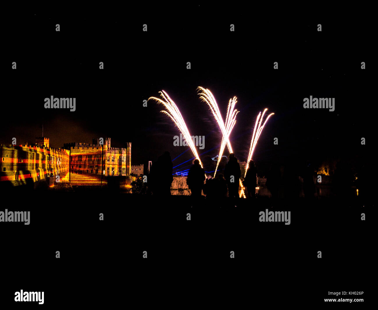 Fireworks leeds castle hi-res stock photography and images - Alamy