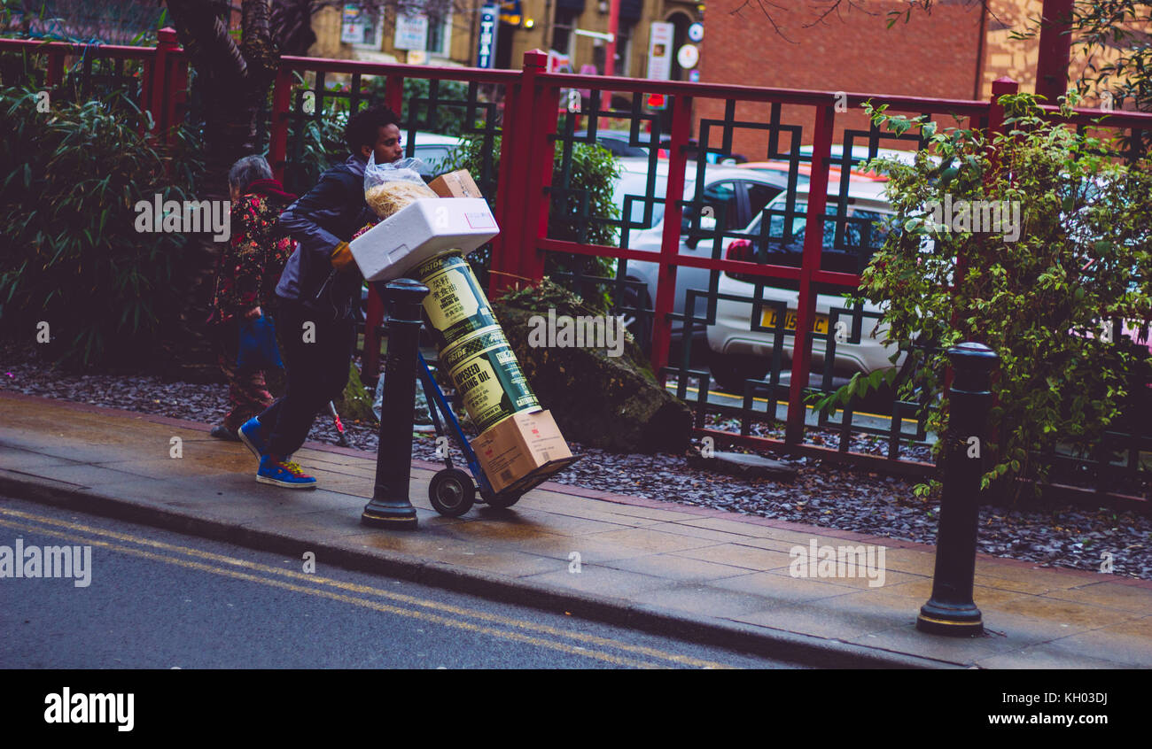 Moving food items hi-res stock photography and images - Alamy