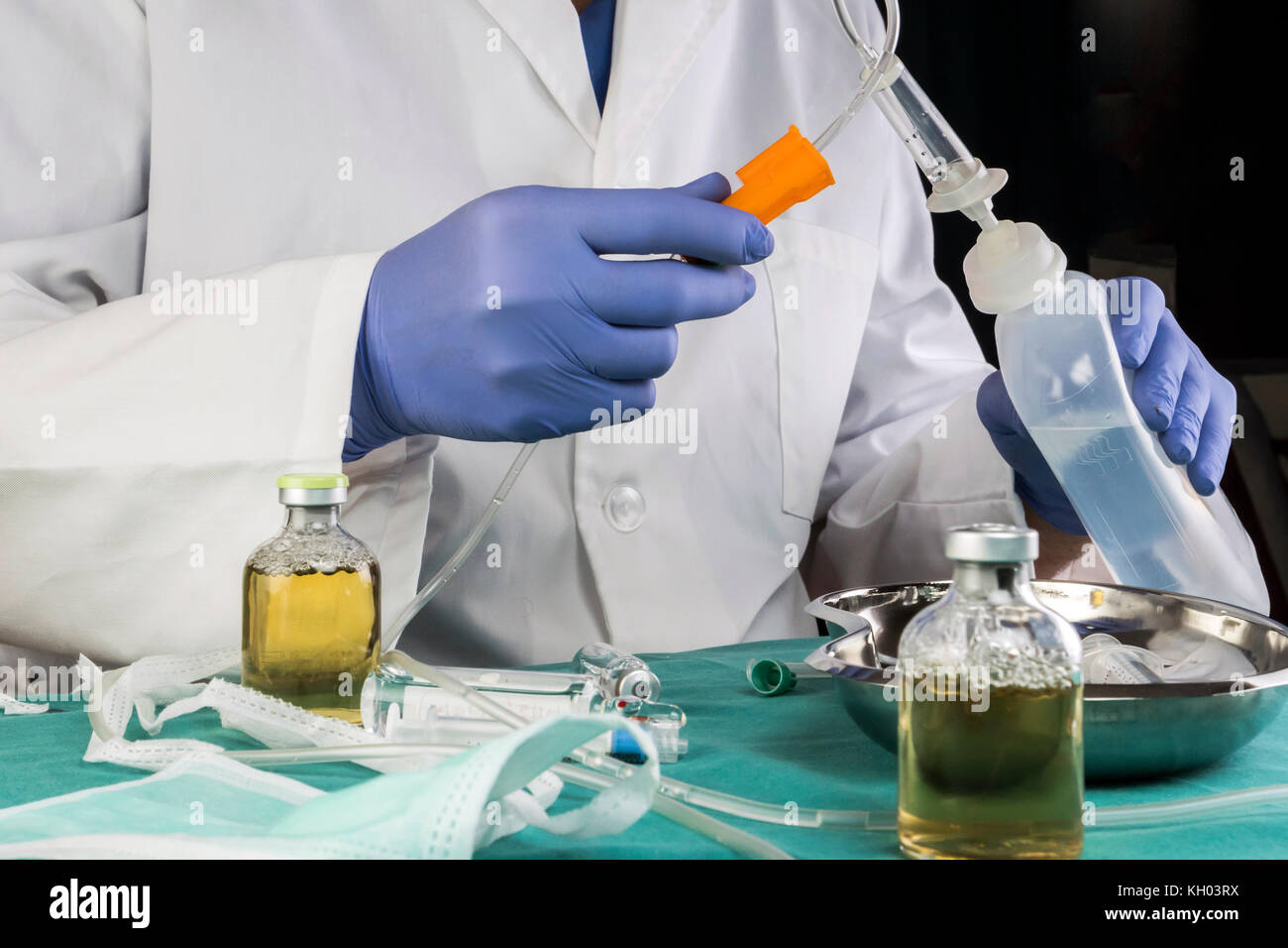 Doctor working with samples and vials in a clinical laboratory Stock ...