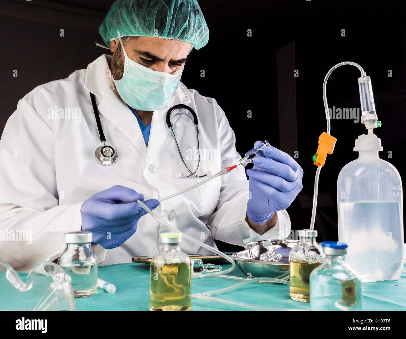 Doctor working with samples and vials in a clinical laboratory Stock ...