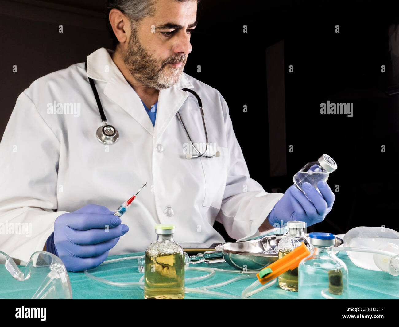 Doctor working with samples and vials in a clinical laboratory Stock ...