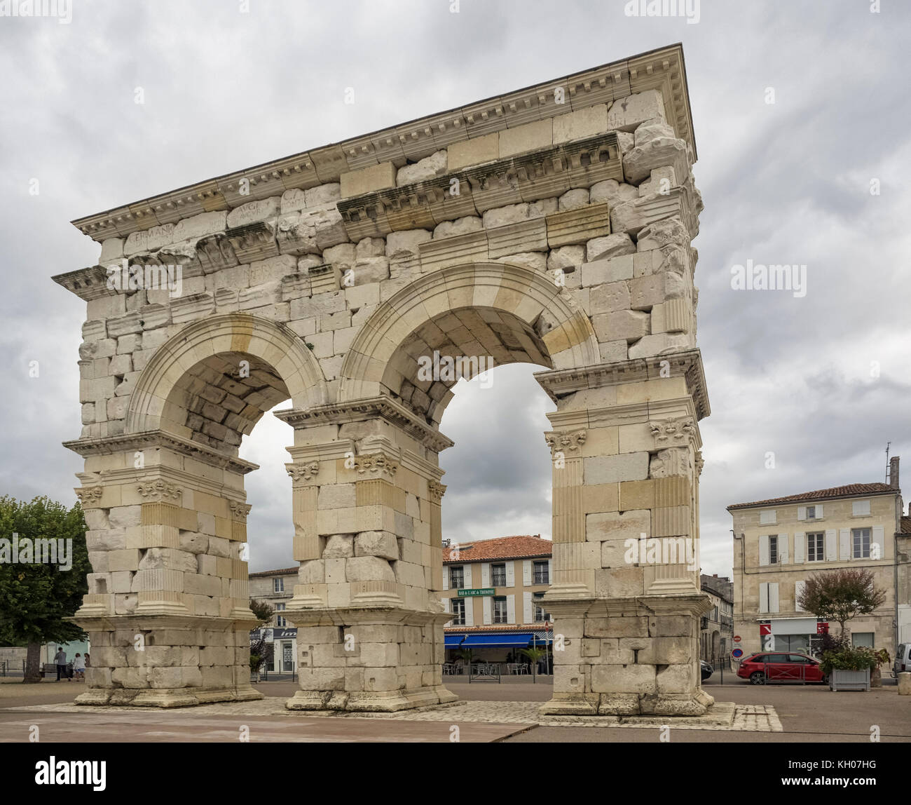 SAINTES, FRANCE - SEPTEMBER 09, 2017: The Arch of Germanicus, a Gallo ...