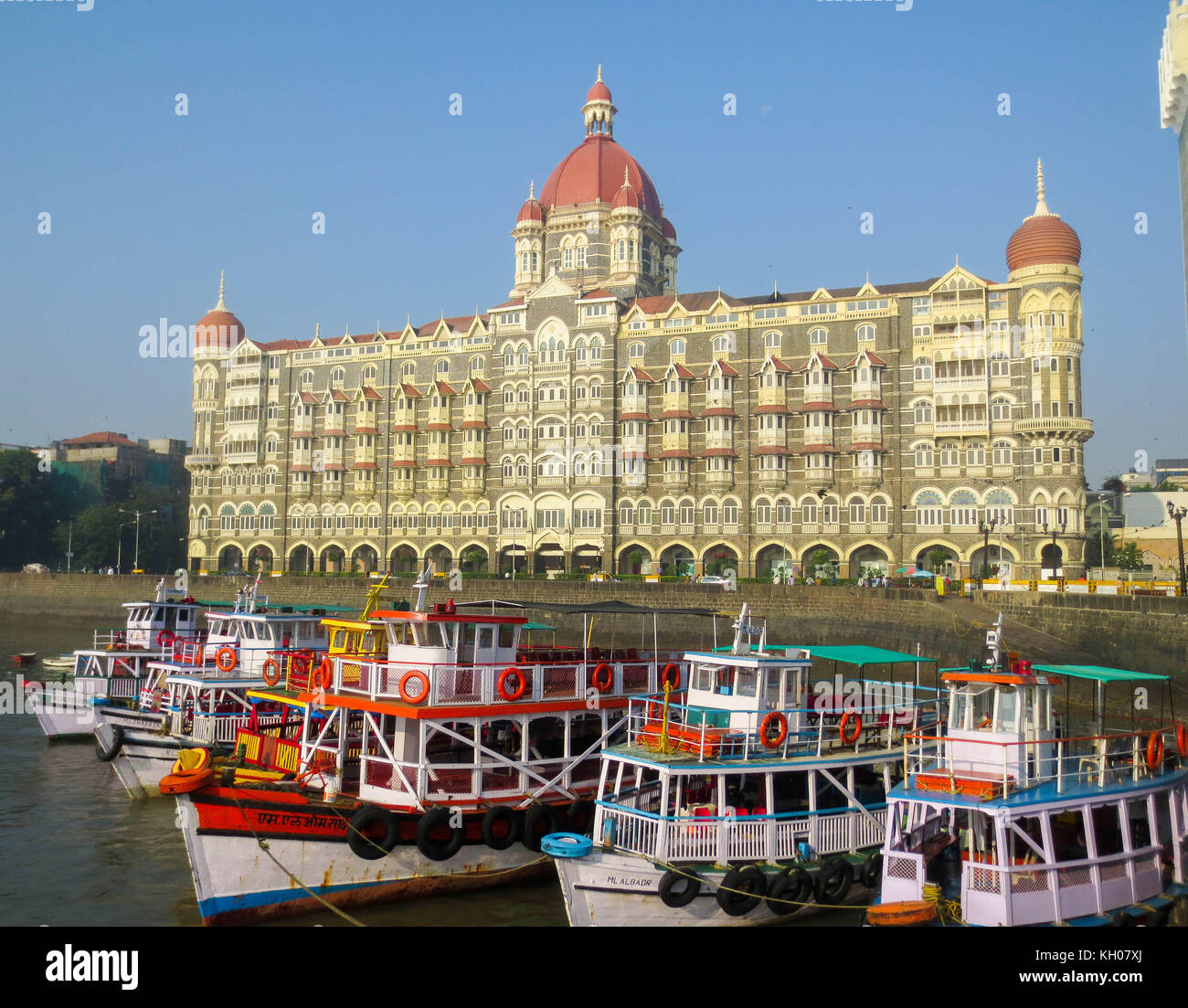 Taj palace hi-res stock photography and images - Alamy