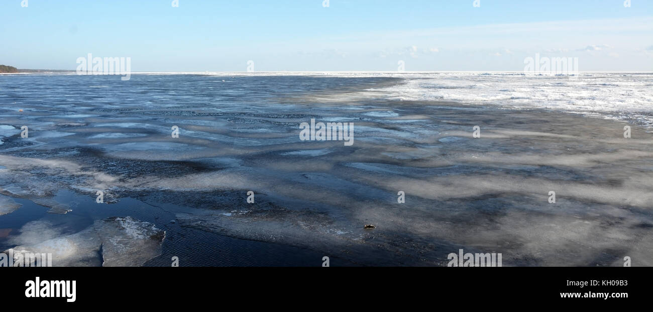 Frozen sea shore. View from the top Stock Photo - Alamy