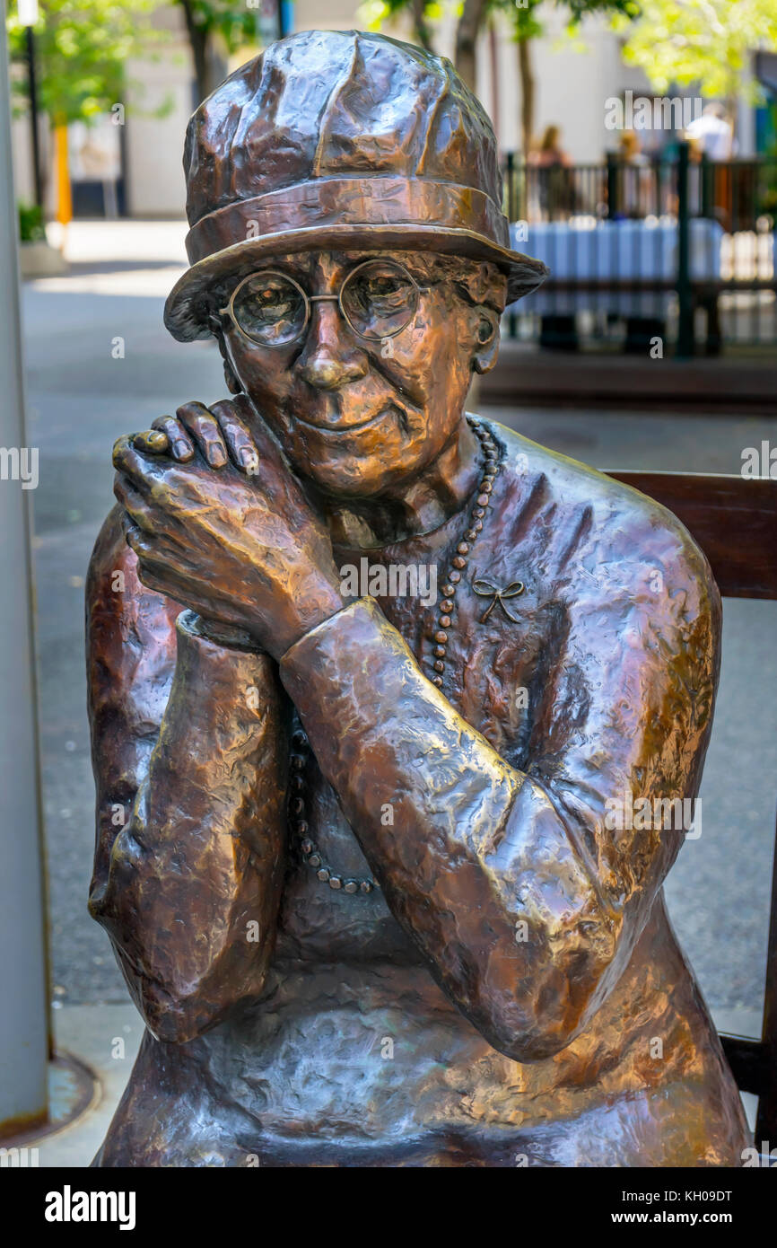 Louise Mckinney Famous Five Women Valiant Five Calgary Alberta Canada ...