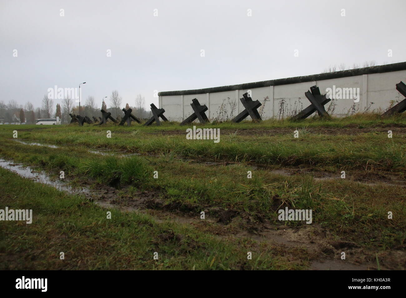 Border tank traps hi-res stock photography and images - Alamy