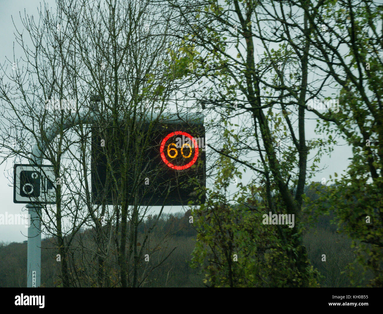 Restricted speed limit on M25 smart motorway Stock Photo - Alamy