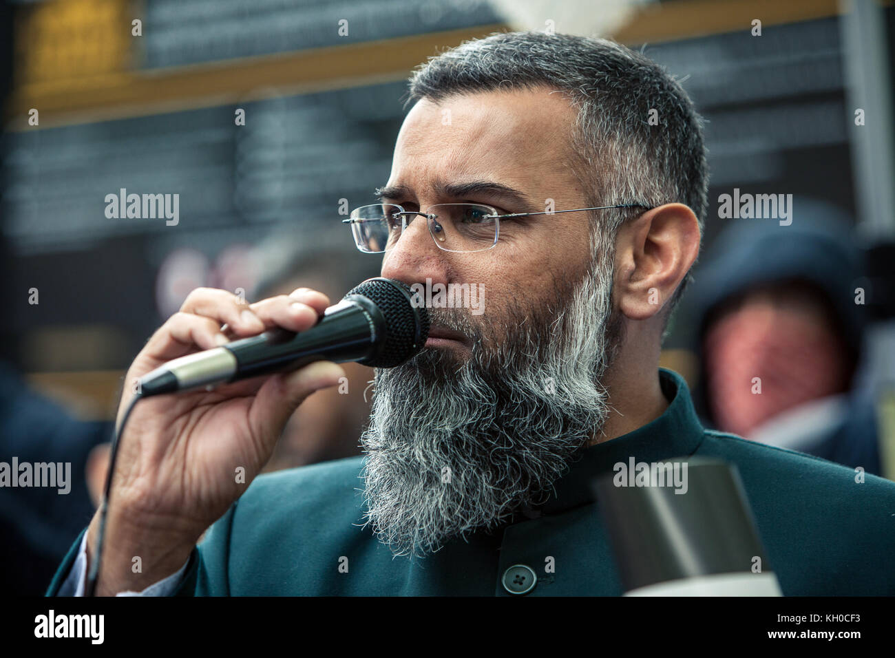 Several Muslim leaders did speeches outside the Regents Park Mosque at ...