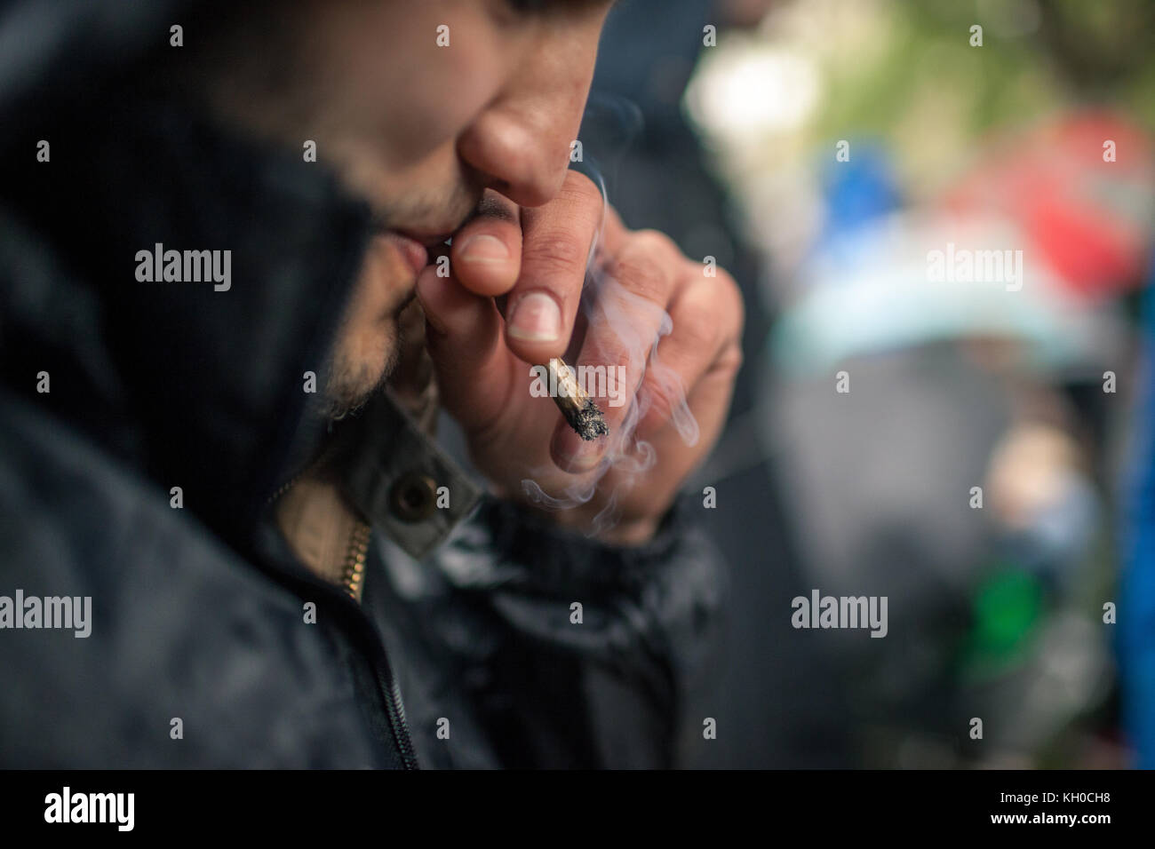 420 smokers hi-res stock photography and images - Alamy