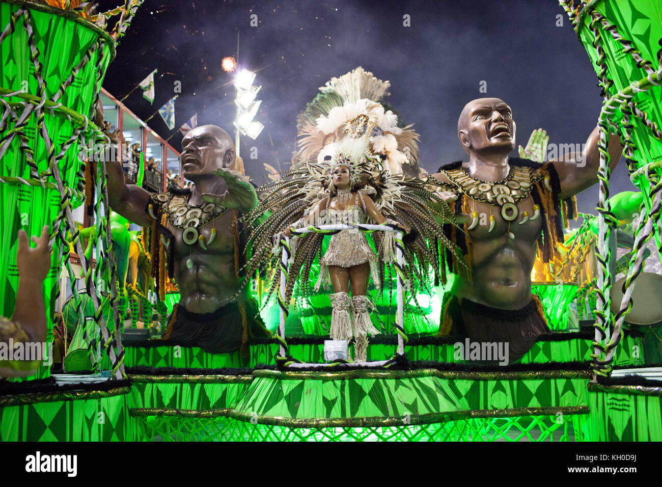 A beautiful samba muse from the Império de Tijuca samba school leads ...