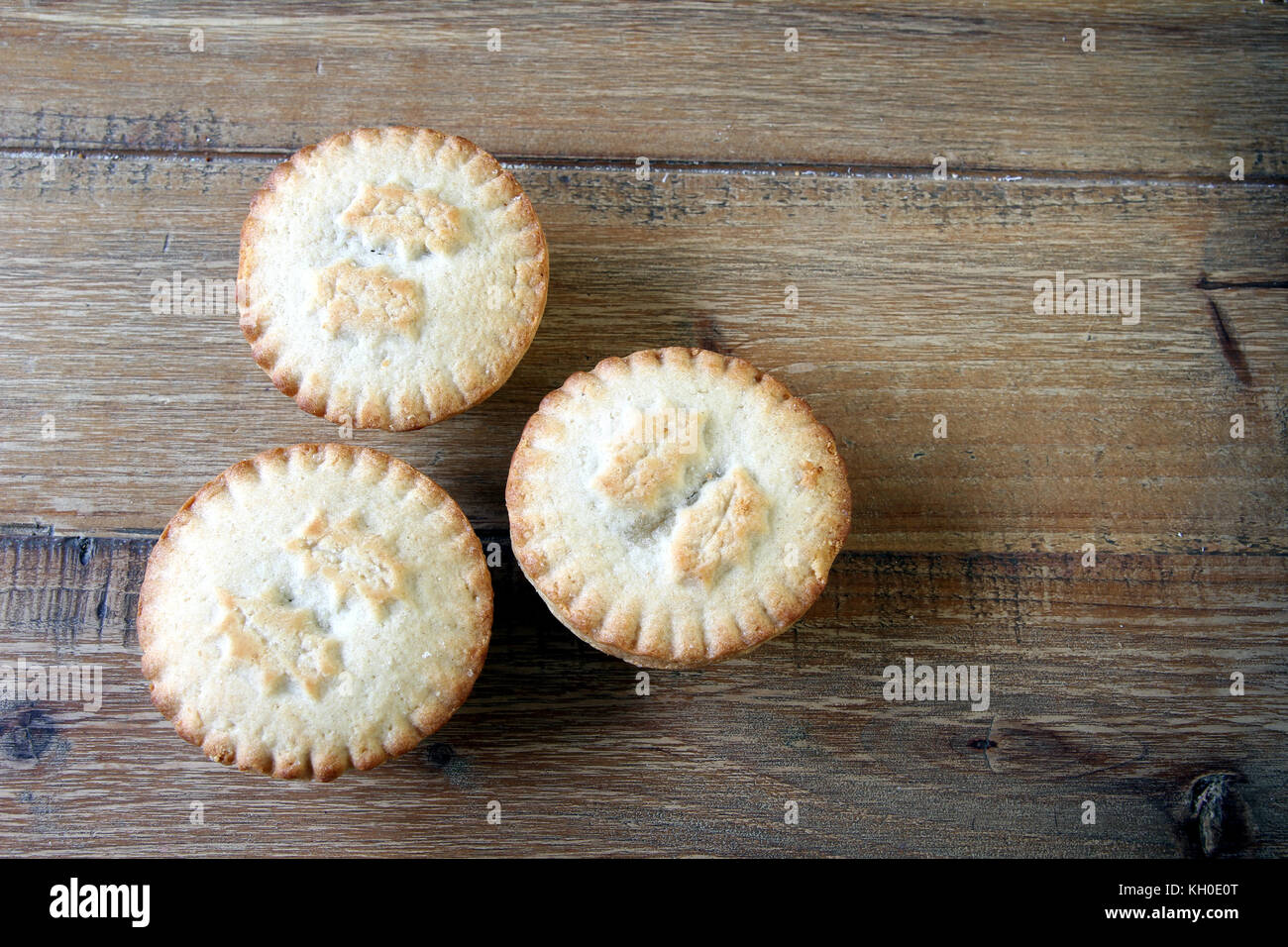 Three mince pies hi-res stock photography and images - Alamy