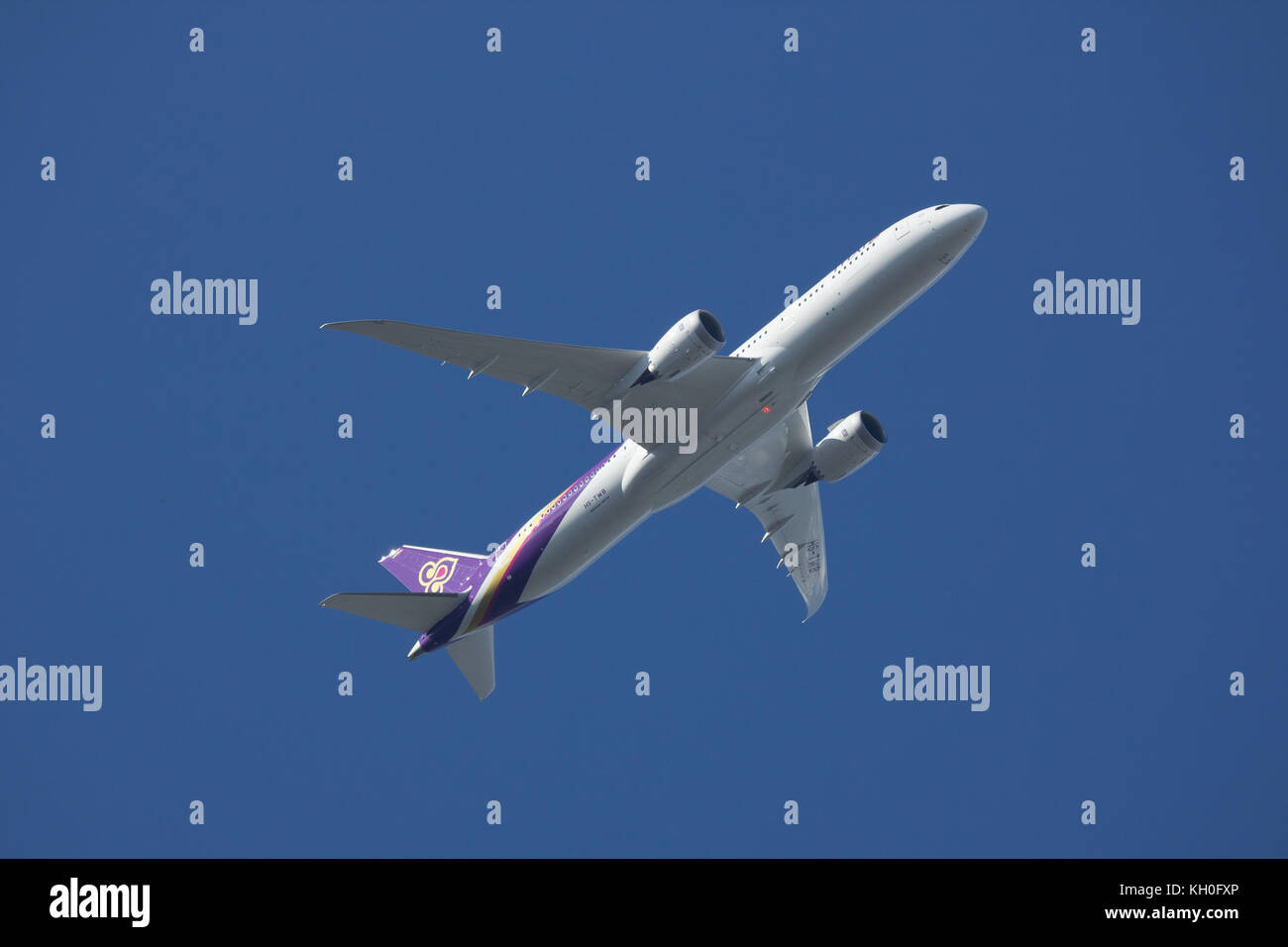 Boeing 787 900 hi-res stock photography and images - Alamy