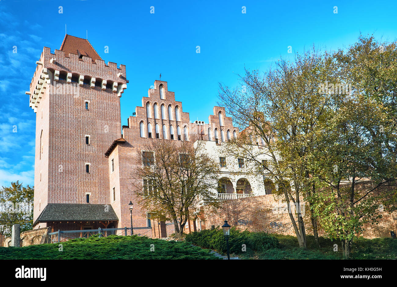 Tower reconstructed royal castle in autumn in Poznan Stock Photo - Alamy