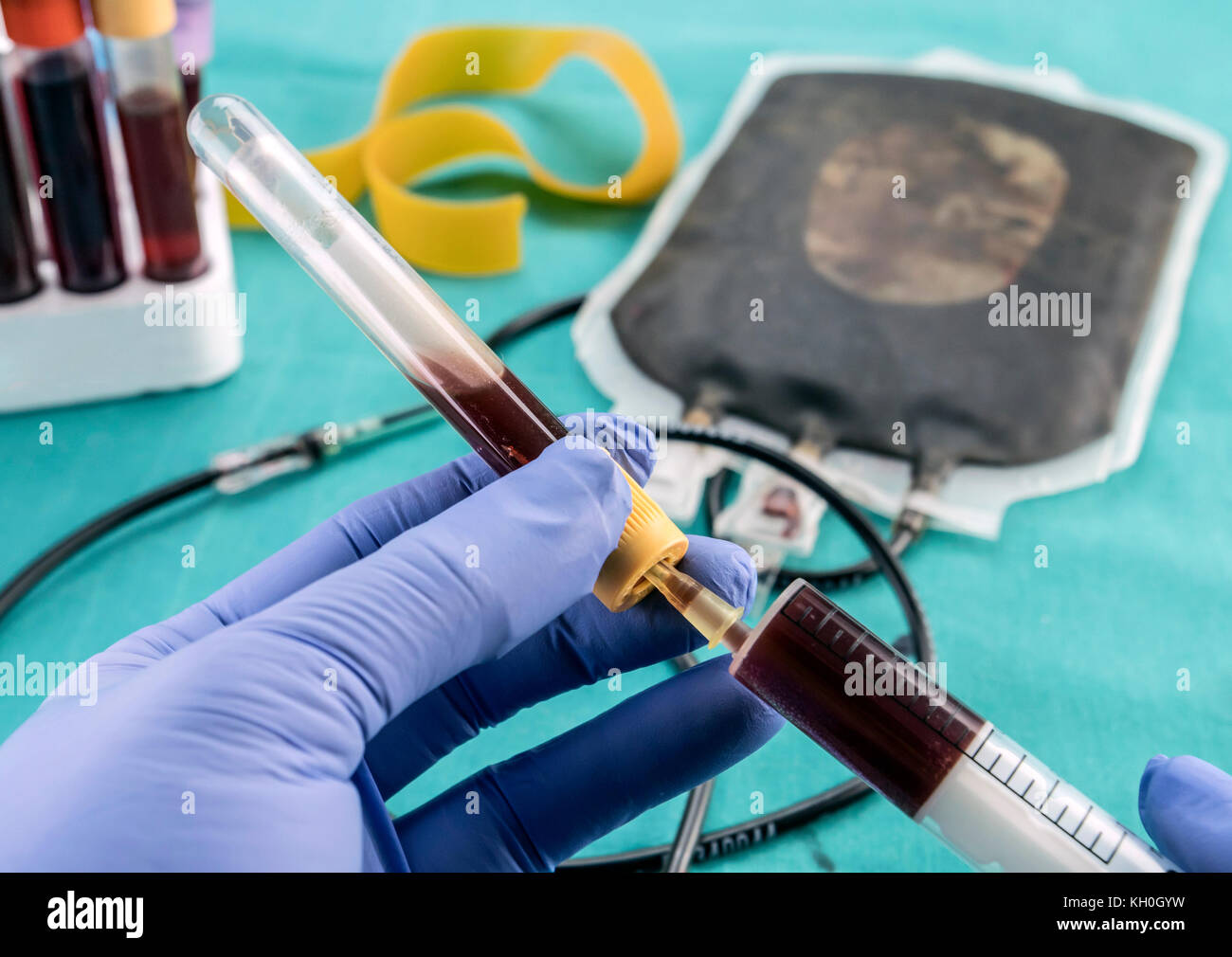 Blood draw doctor needle hi-res stock photography and images - Alamy