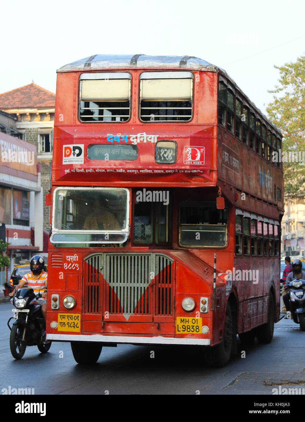 Mumbai bus hi-res stock photography and images - Alamy