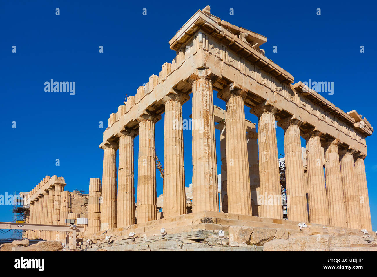 Parthenon colonnade hi-res stock photography and images - Alamy
