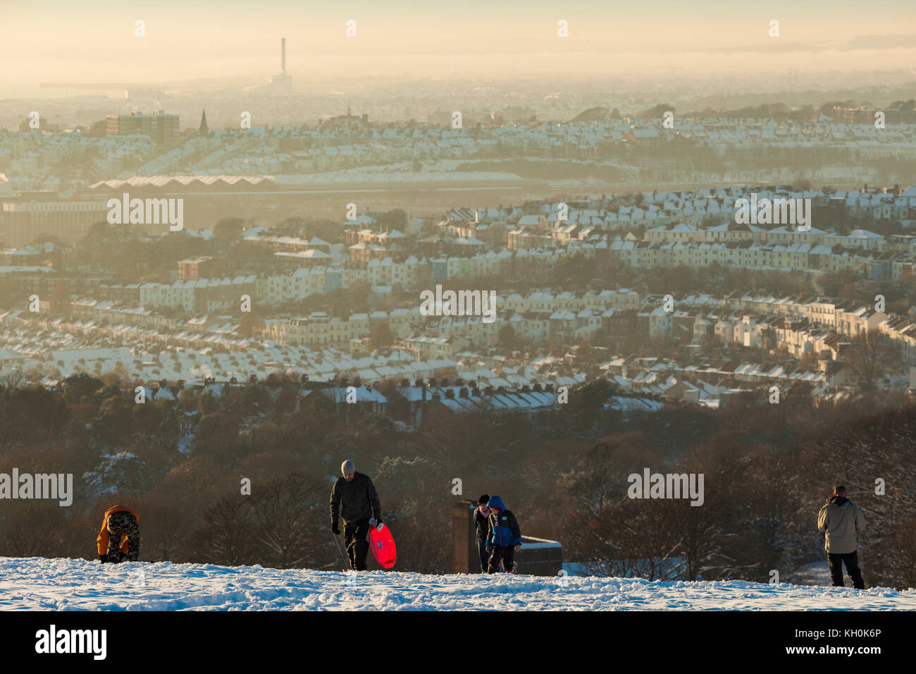 Snowy winter in Brighton, East Sussex, England Stock Photo - Alamy