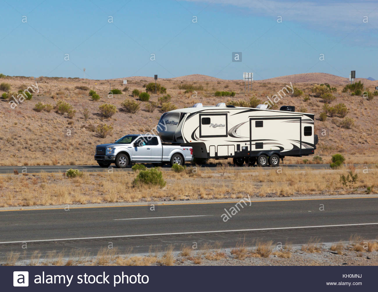 Pulling Trailers Stock Photos & Pulling Trailers Stock Images - Alamy