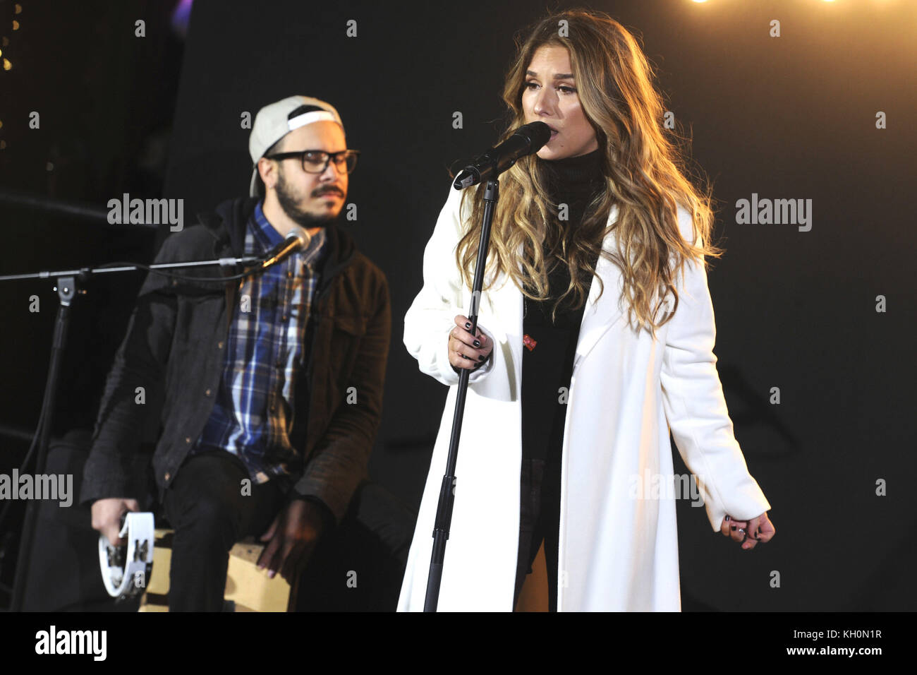 Jessie james decker on stage hi-res stock photography and images - Alamy