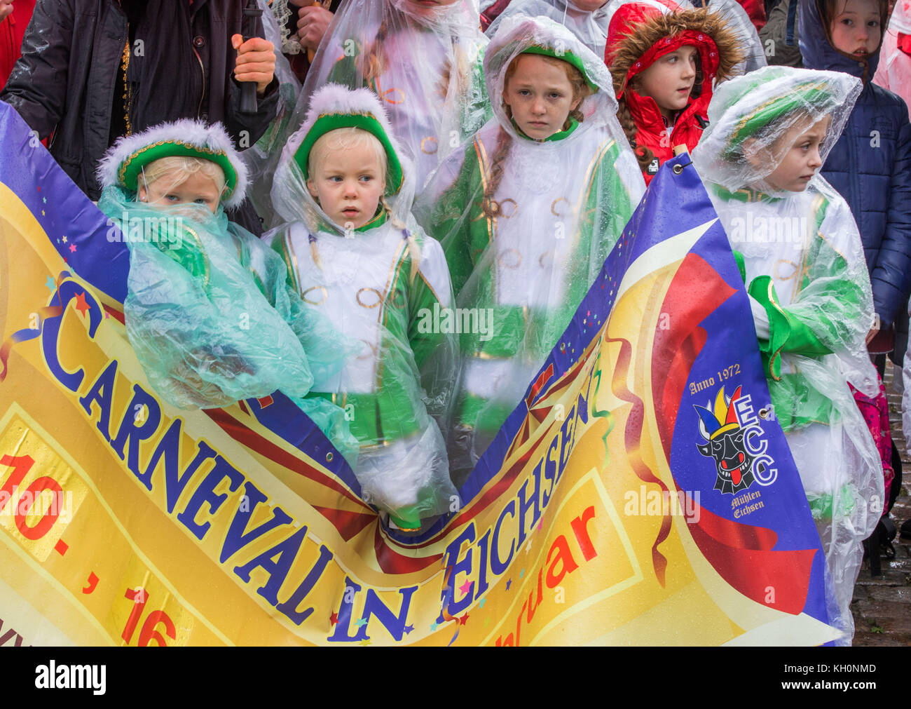 Schwerin, Germany. 11th Nov, 2017. Small Funkenmariechen from the ...
