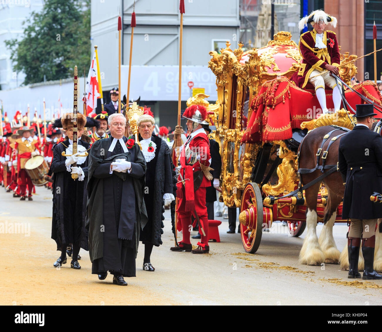 Procession parade spectators the city of london tourist attraction hi ...