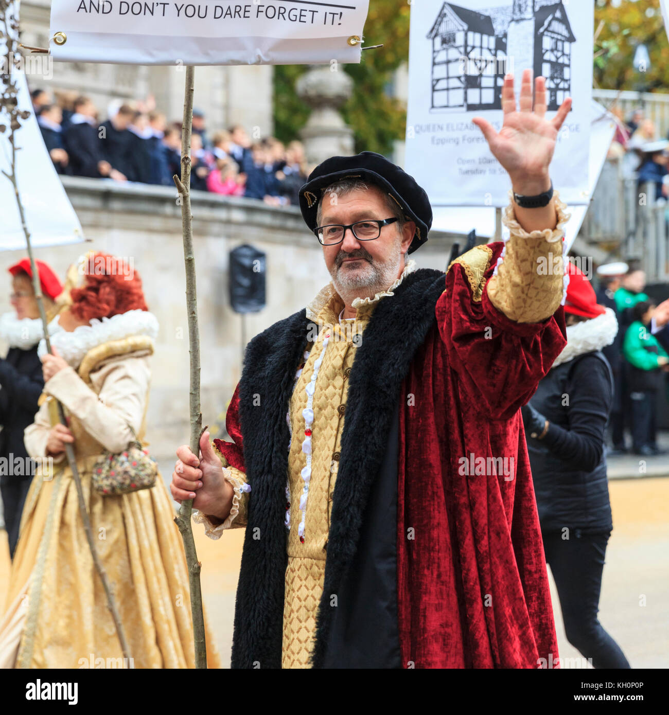 Henry viii costume hi-res stock photography and images - Alamy