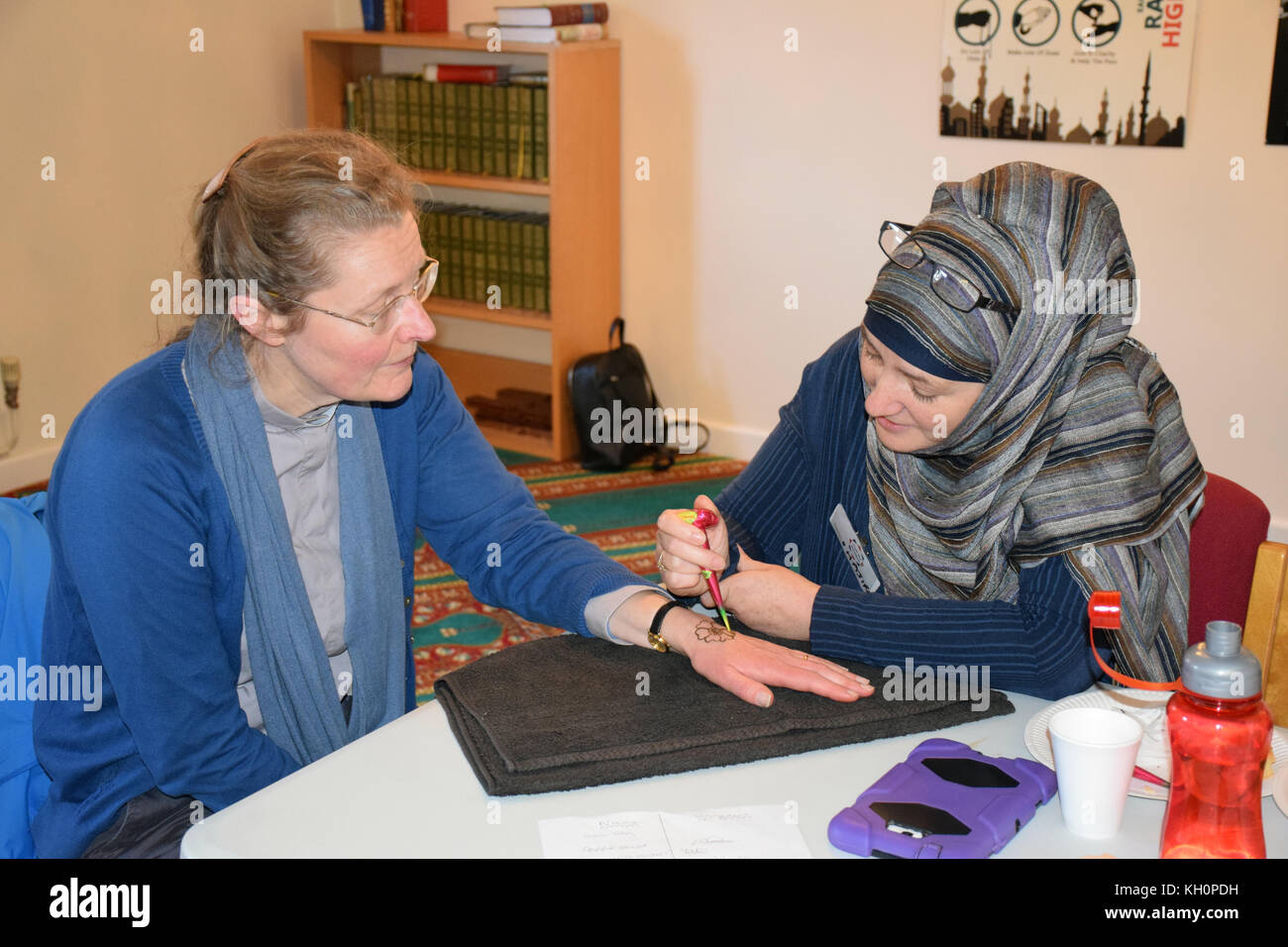 Norwich, UK. 11th Nov, 2017. Open Day at the Rose Lane Mosque, Norwich ...