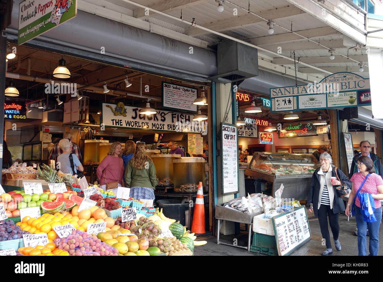 Tourists walk around public hi-res stock photography and images - Alamy