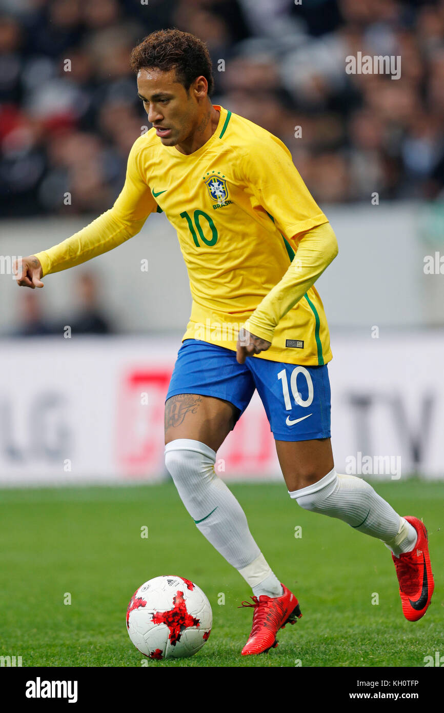 Villeneuve-d'Ascq, Lille, France. Credit: D. 10th Nov, 2017. Neymar ...