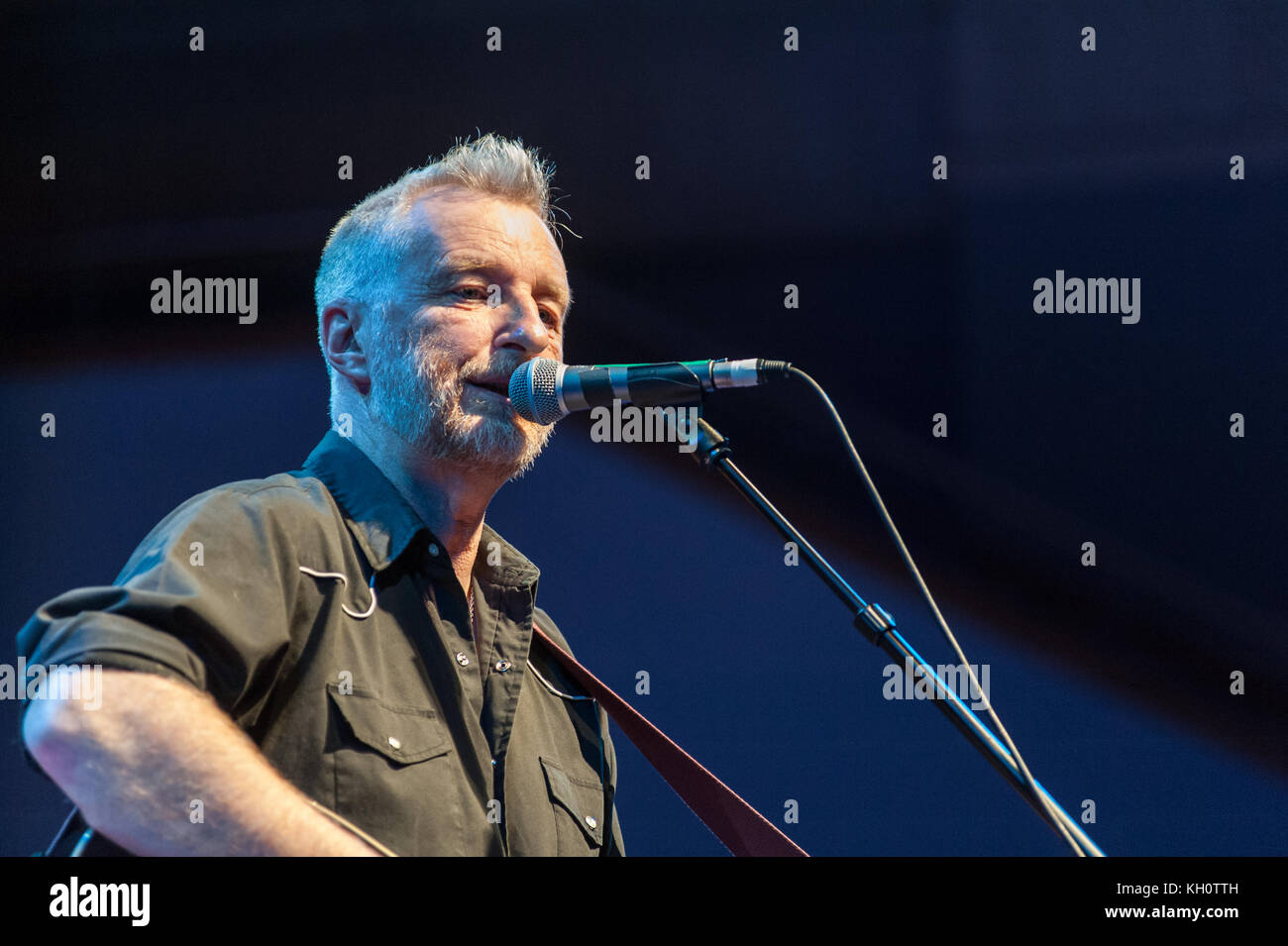 Birmingham, UK. 11th November, 2017. Billy Bragg performs on his ...