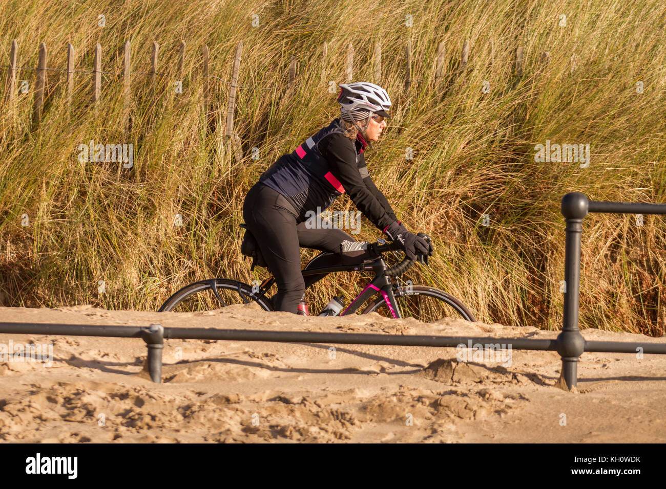 Windy day cycling hi-res stock photography and images - Alamy