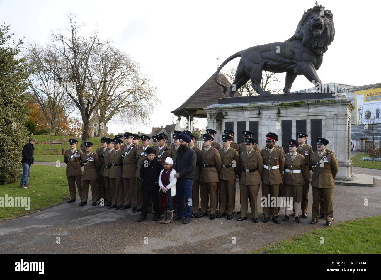 Rifles regiment dress uniform hi-res stock photography and images - Alamy