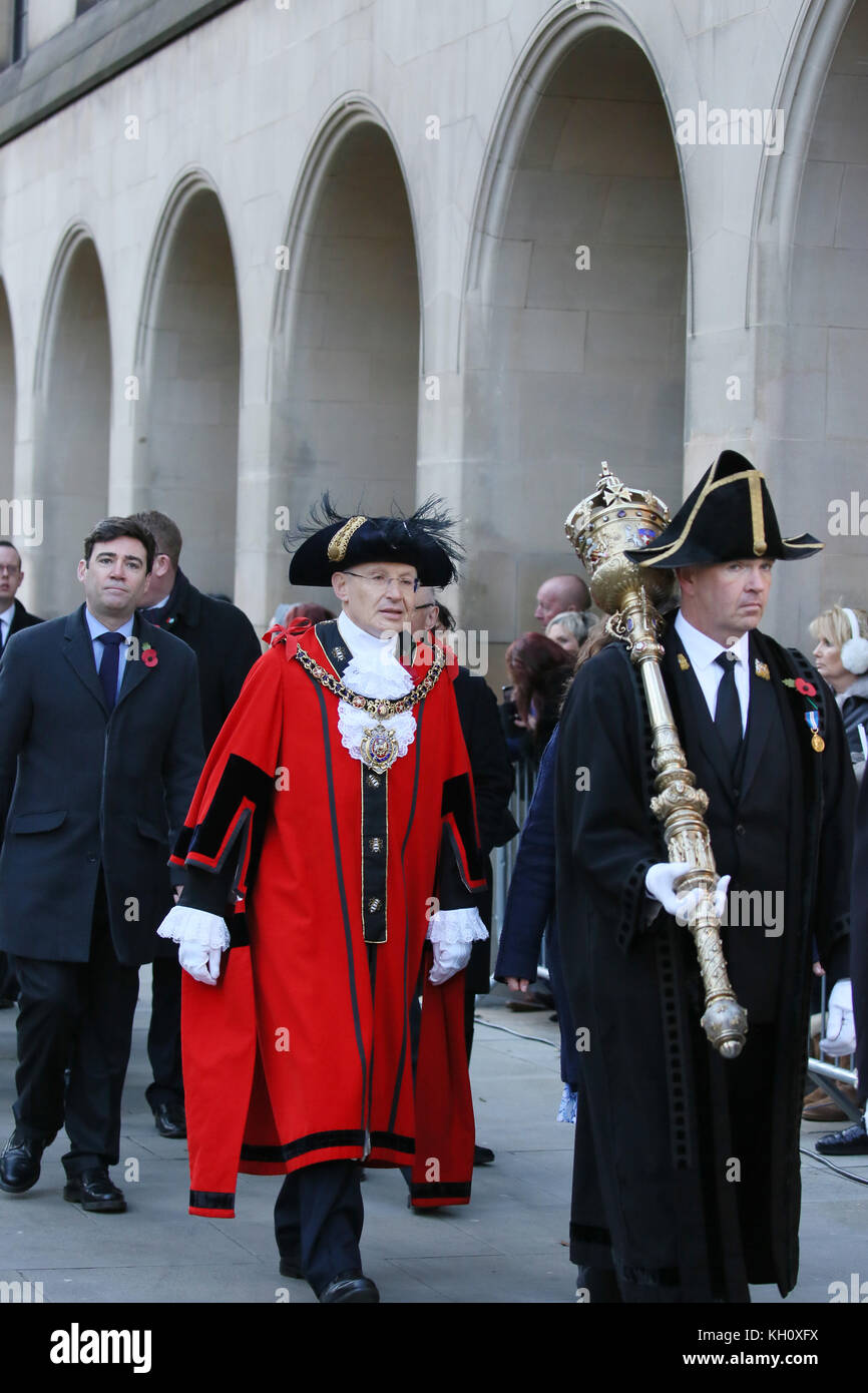 Manchester, UK. 12th Nov, 2017. The lord Mayor, Eddy Newman arrives for ...