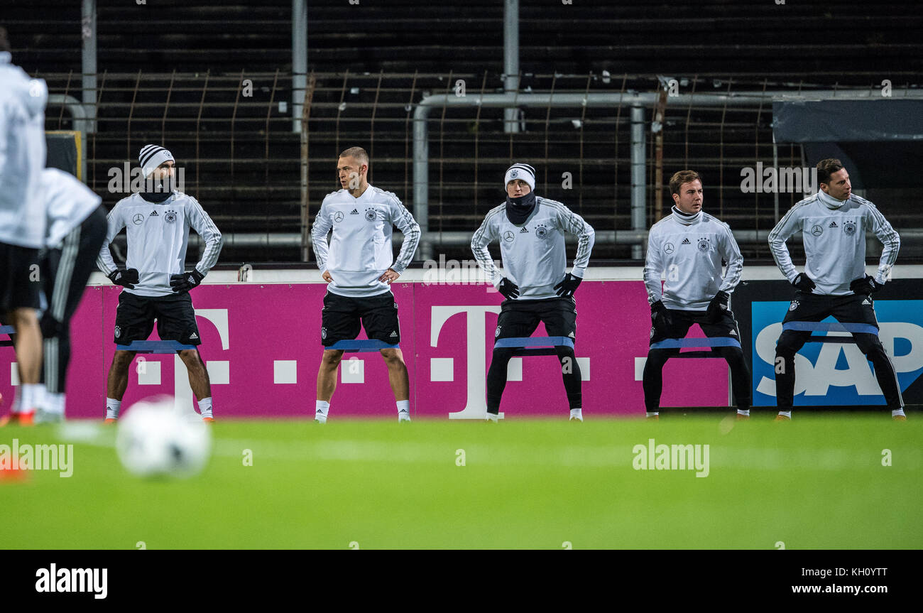 Koeln, Deutschland. 12th Nov, 2017. (L-R) Ilkay Gundogan (Germany ...