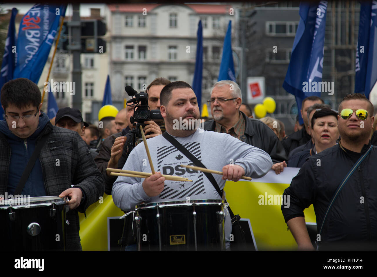 Belgrade, Serbia. 12th Nov, 2017. Mass protests of workers of Serbian ...