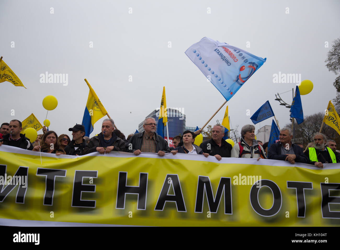 Belgrade, Serbia. 12th Nov, 2017. Mass protests of workers of Serbian ...