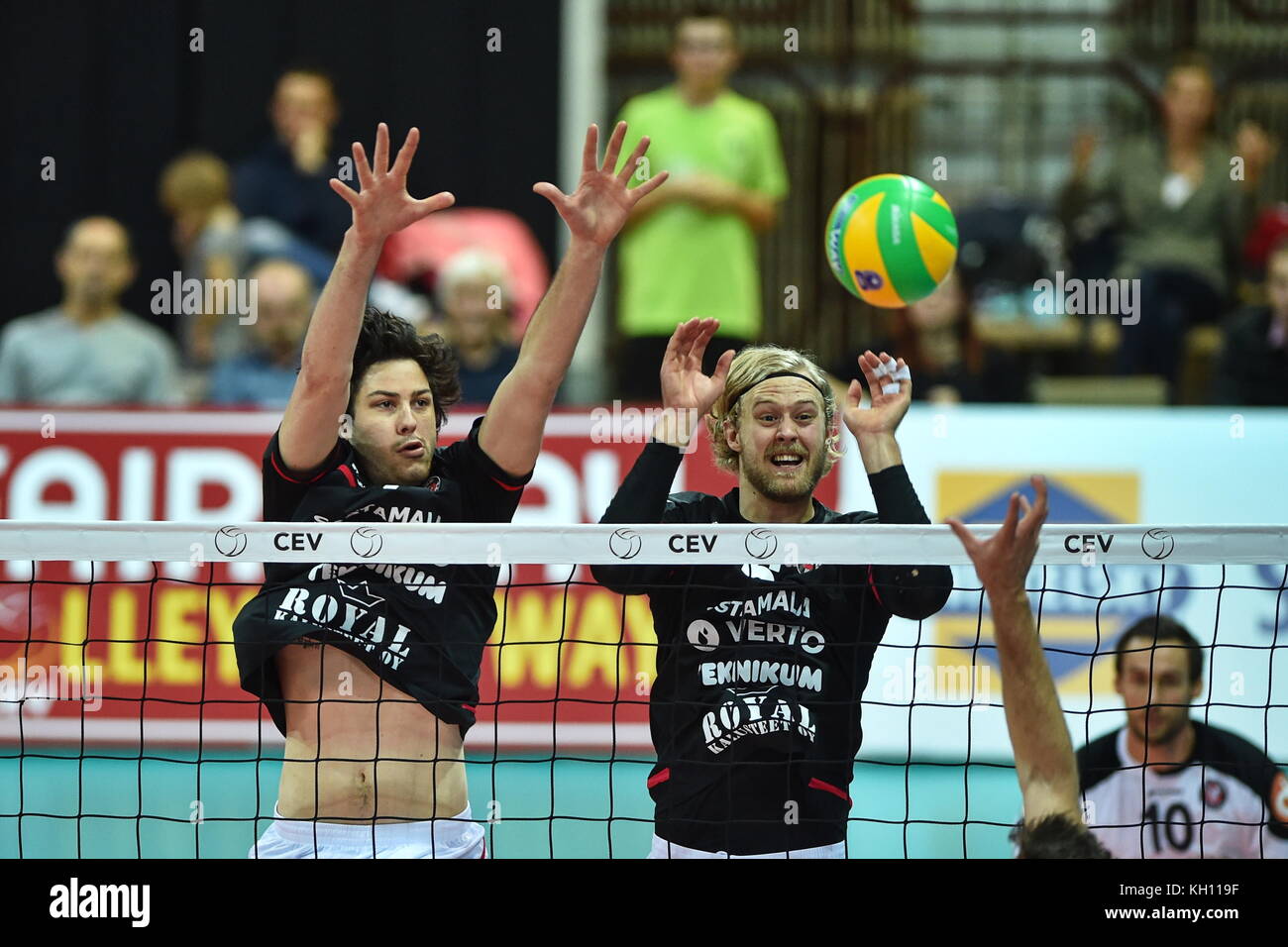 Ceske Budejovice, Czech Republic. 12th Nov, 2017. L-R THOMAS CARMODY ...