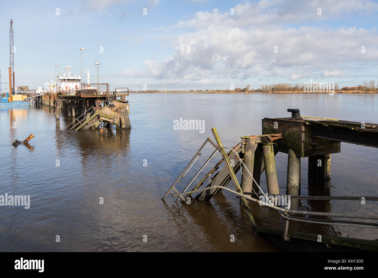 Shiploader hi-res stock photography and images - Alamy