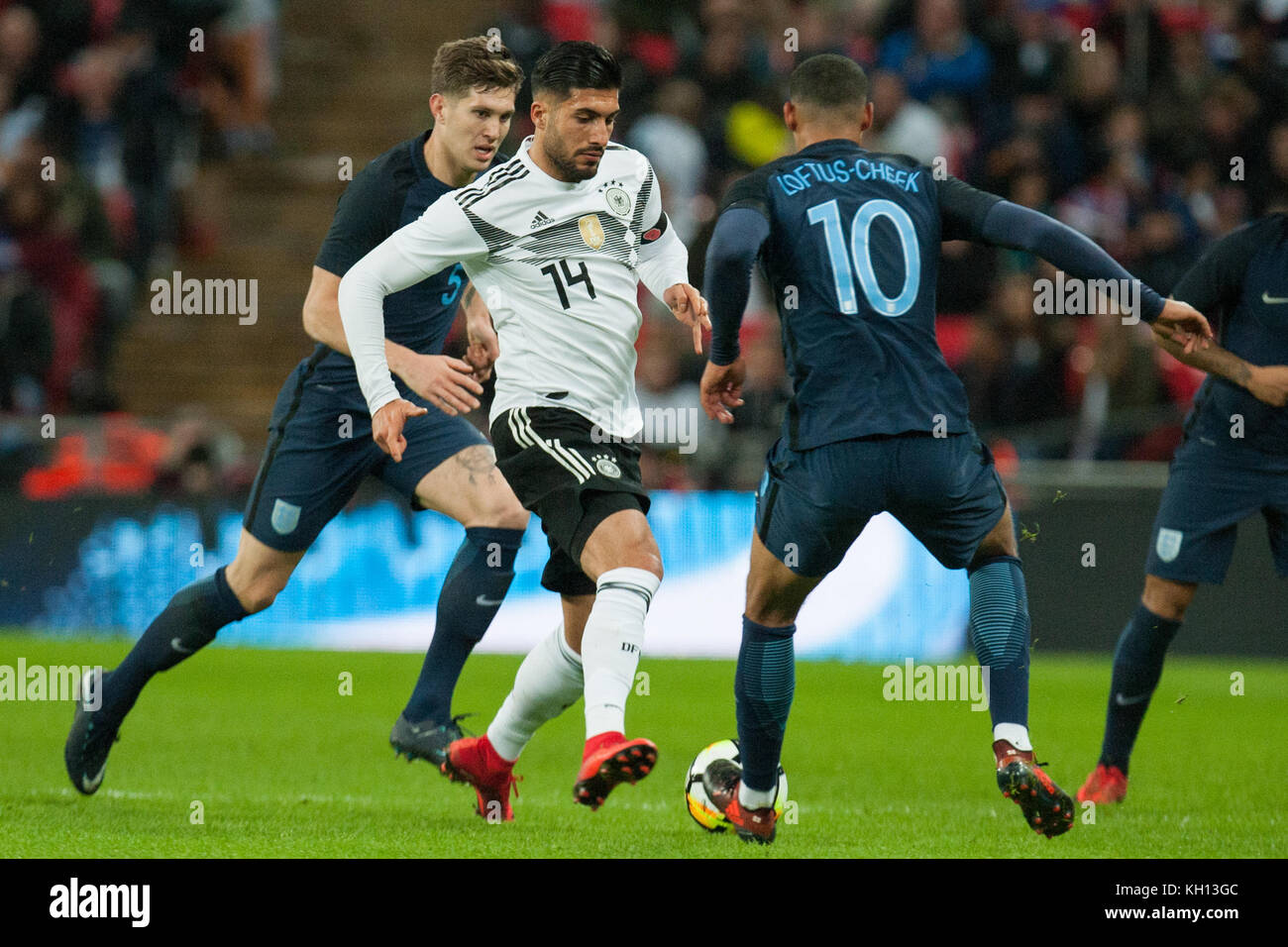 London, Grossbritannien. 10th Nov, 2017. Emre CAN (mi., GER) versus ...