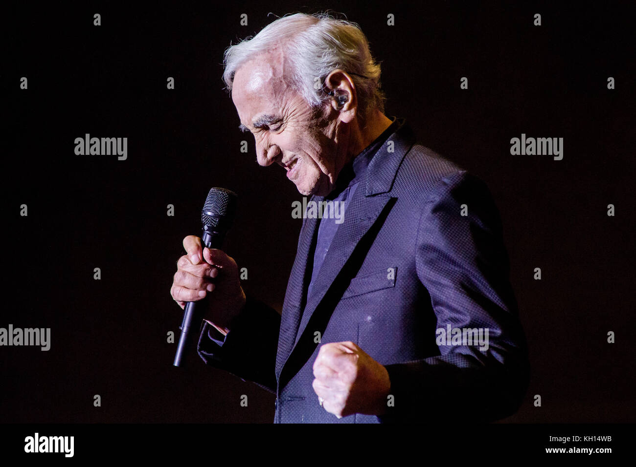 Milan, Italy. 13th Nov, 2017. The French singer-songwriter actor and ...