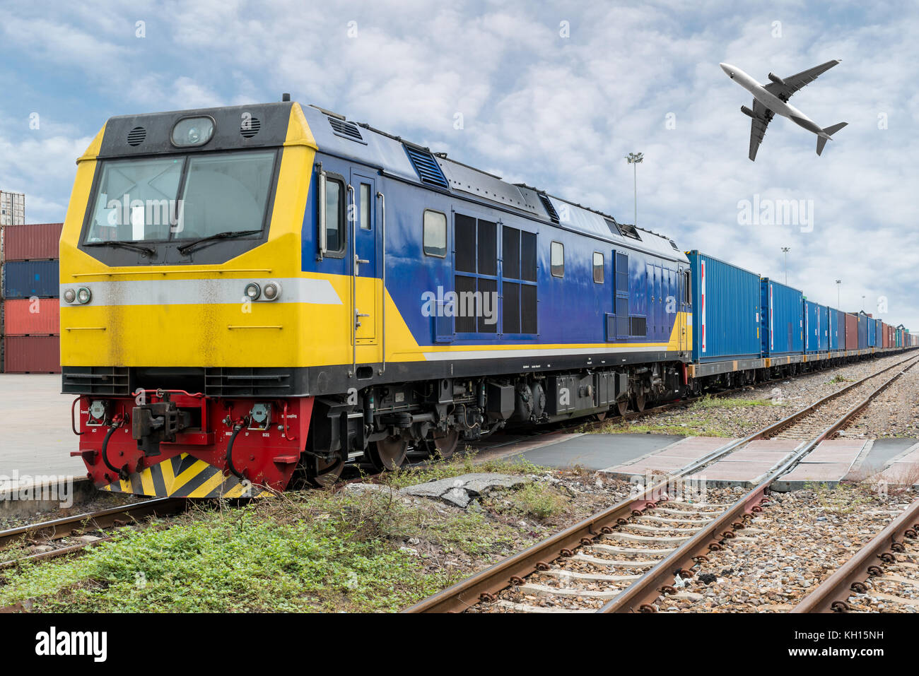 Shipping container train plane hi-res stock photography and images - Alamy