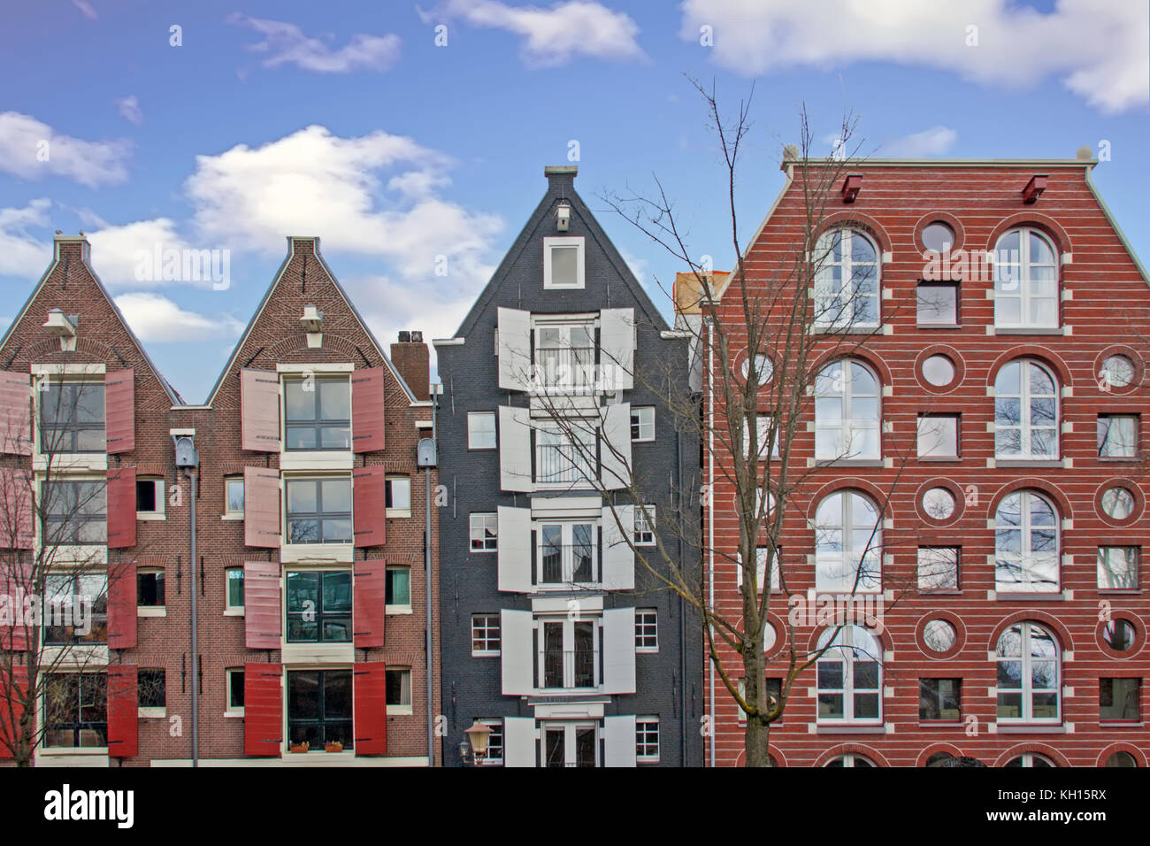 Traditional medieval houses in amsterdam hi-res stock photography and ...