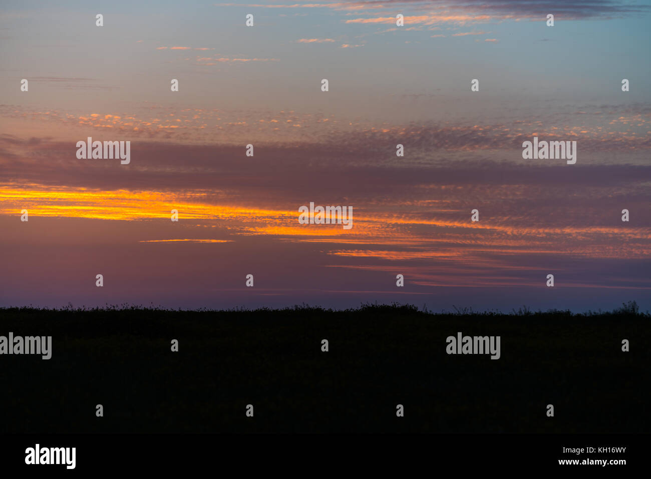 Sunset sky countryside hi-res stock photography and images - Alamy