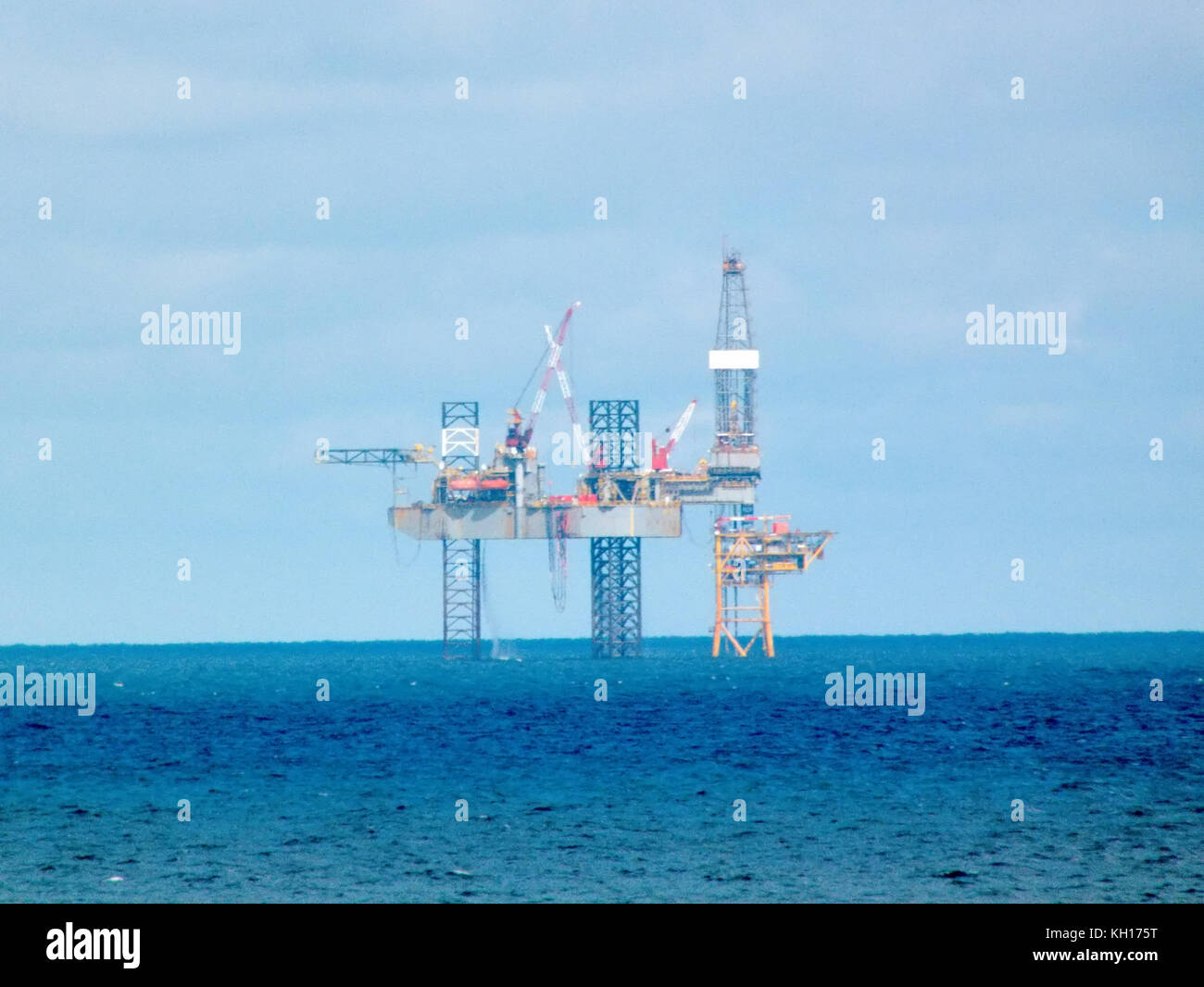 Gas drilling rig, Irish Sea Stock Photo - Alamy