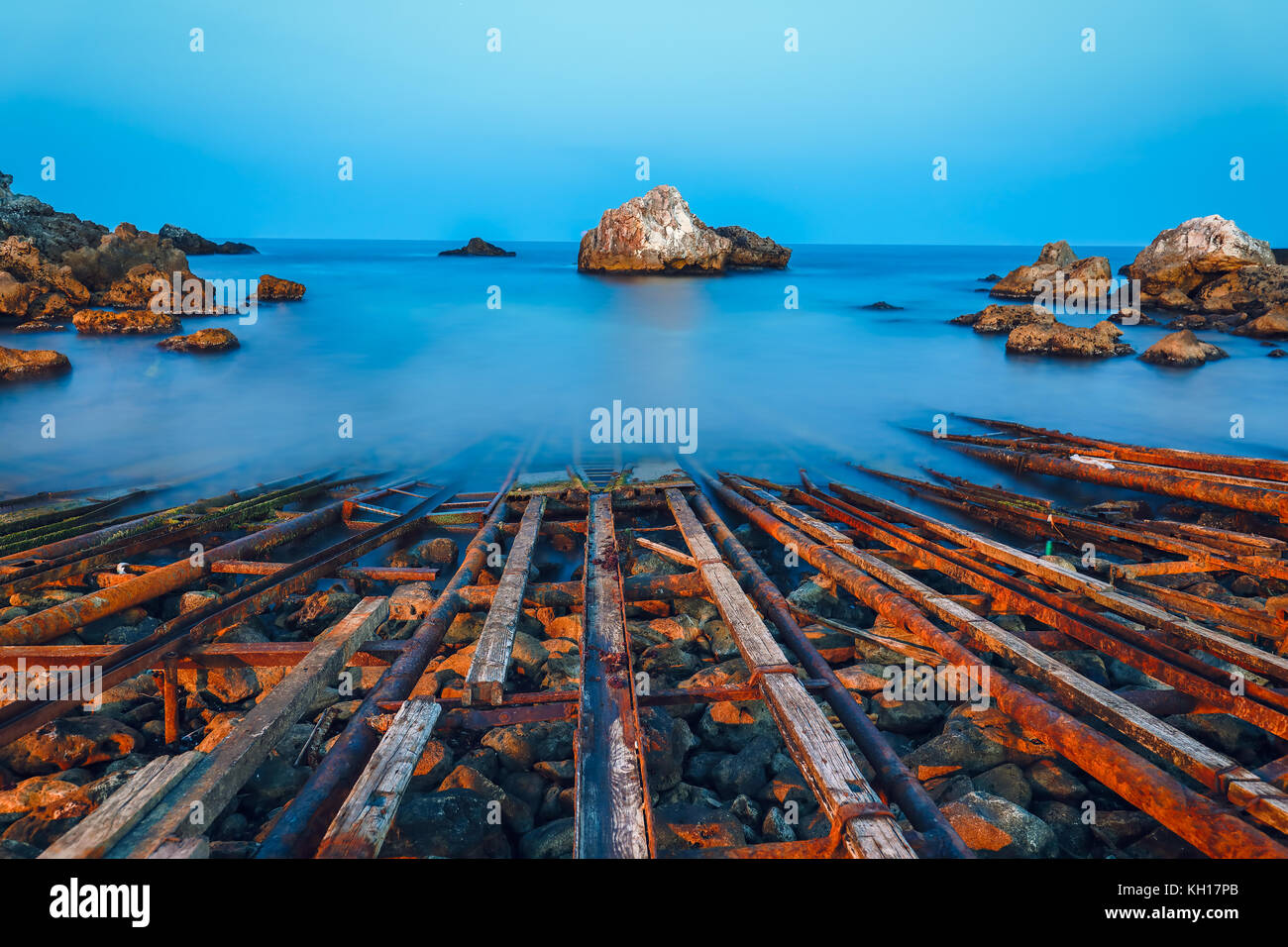 Shipwreck beach wooden ocean hi-res stock photography and images - Alamy