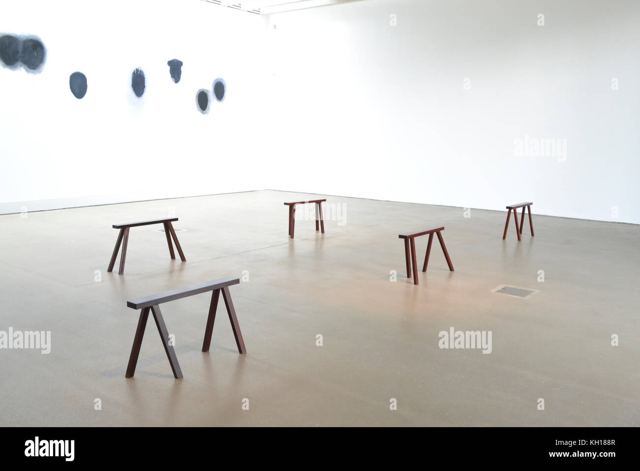 Underground gallery yorkshire sculpture park hi-res stock photography ...